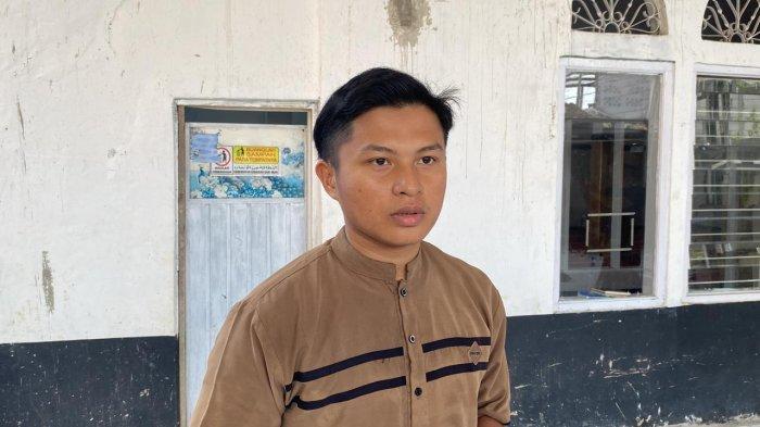 ''Mau Buat Bisnis Online,'' Cecep yang Viral Bersihkan Masjid Ditawari ...