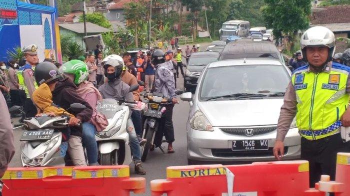 Masuk Puncak Arus Balik Kedua, Polresta Bandung Pastikan Tak Ada Kendaraan yang Menyalip Agar ...