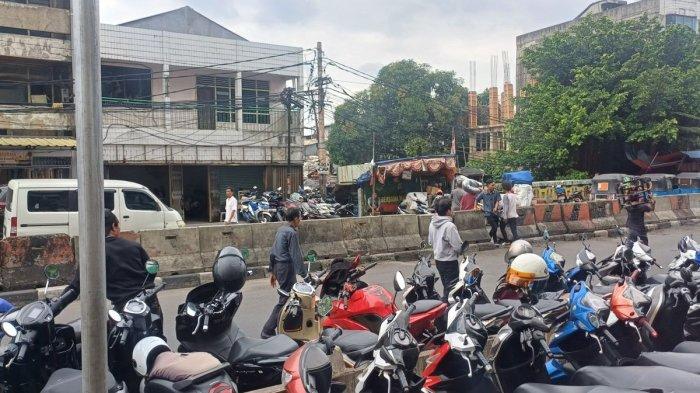 Viral Pengunjung Syok Kena Getok Tarif Parkir Rp60 Ribu di Tanah Abang ...