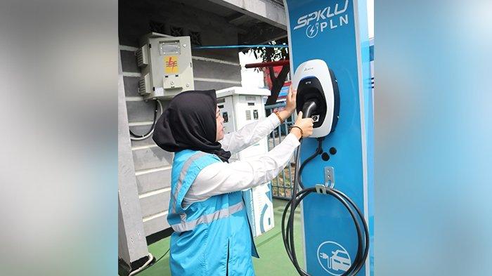 Sambut Hari Listrik Nasional ke-77, PLN UP3 Cimahi Resmikan 7 SPKLU - Tribunjabar.id