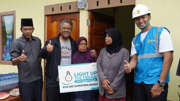 Bertambah Lagi, Program Light Up The Dream PLN di Sumbar Bantu Nyalakan Sambungan Listrik 50 ...