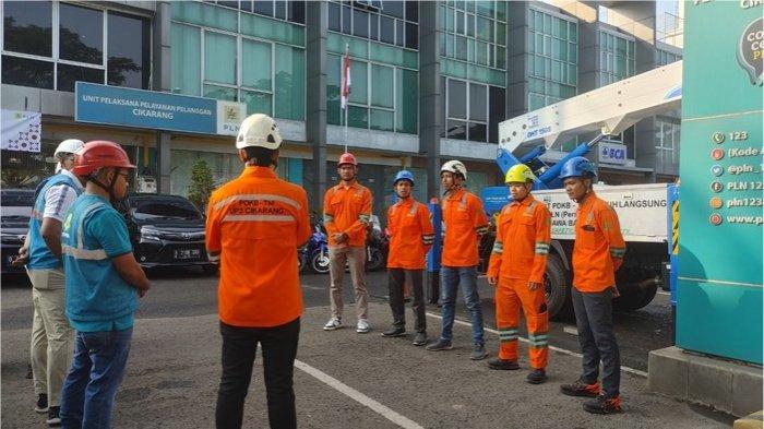 Jaga Keandalan Listrik Jelang Pilkada, Pasukan PDKB PLN Cikarang ...