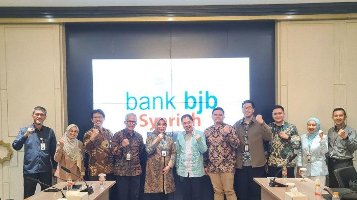PLT Direktur Utama bank bjb syariah, Ita Garmeita, Bersyukur atas Peringkat idAA- dari PEFINDO ...