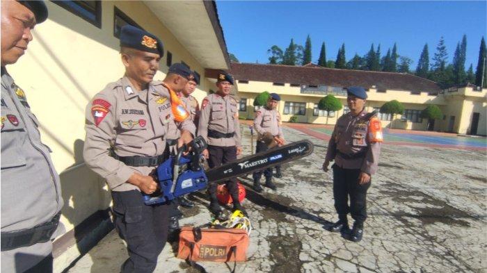 Siaga SAR Sat Brimob Polda Jabar Antisipasi Banjir Longsor,Siapkan Gergaji Mesin Sampai Perahu ...