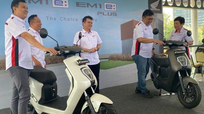 Resmi Rilis, Begini Spesifikasi dan Keunggulan Sepeda Motor Listrik ...