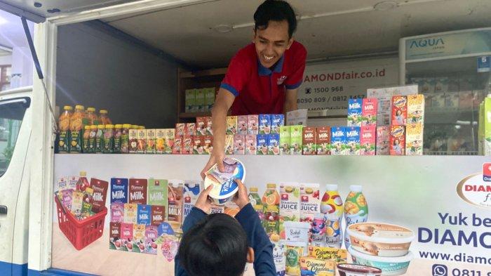 Semarak Ramadan, PT Diamond Cold Storage Bagi-Bagi Takjil Gratis di ...