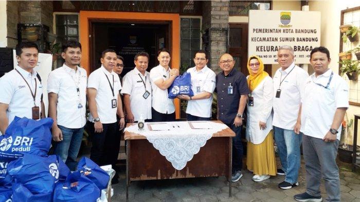 Berbagi Bahagia BRI Regional Office Bandung Bagikan 1.475 Paket Sembako - Tribunjabar.id