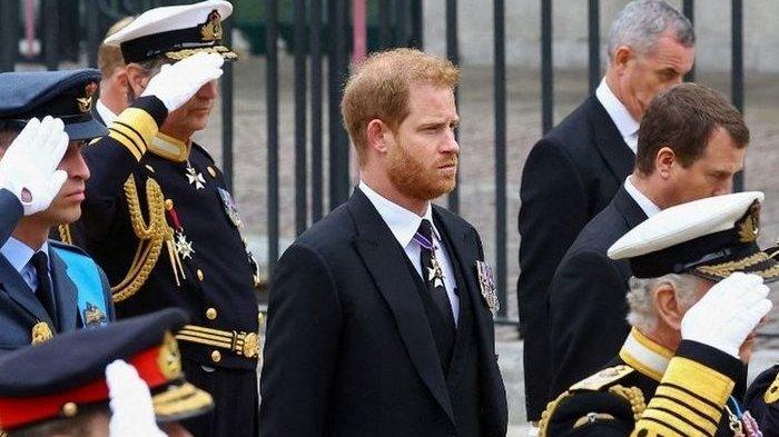 Pangeran Harry dan Andrew Tak Hormat ke Peti Mati Ratu Elizabeth II, Begini Penjelasannya ...