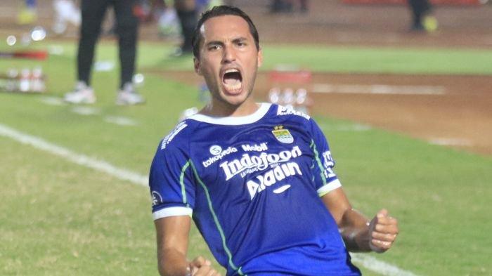 Ezra Walian Yakin Mentalitas Bertanding Persib Bandung Mampu Kalahkan ...