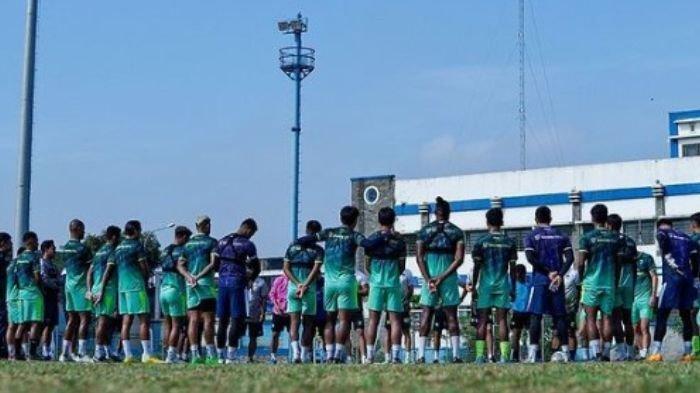 Hari Ini Persib Bandung Latihan tapi Luis Milla Masih di Spanyol, yang ... Hari Ini Persib Bandung Latihan tapi Luis Milla Masih di Spanyol, yang ...