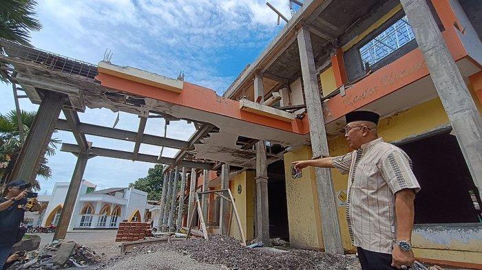 Pembangunan Ruangan Kelas SMKN 2 Garut Mangkrak, Pemborong Kabur, Siswa ...