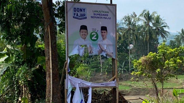 Puluhan Baliho Dony Ahmad Munir-Fajar Aldila di Sumedang Dirobek OTK ...
