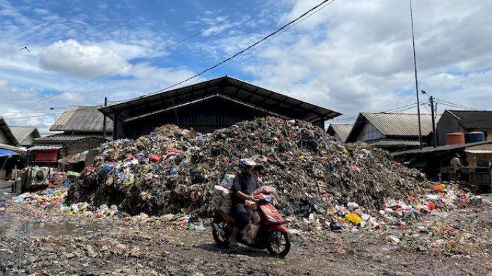 Sampah Menggunung di Pasar Caringin, Pembuangan ke TPA Sarimukti Ditambah 2 Ritase - Tribunjabar.id