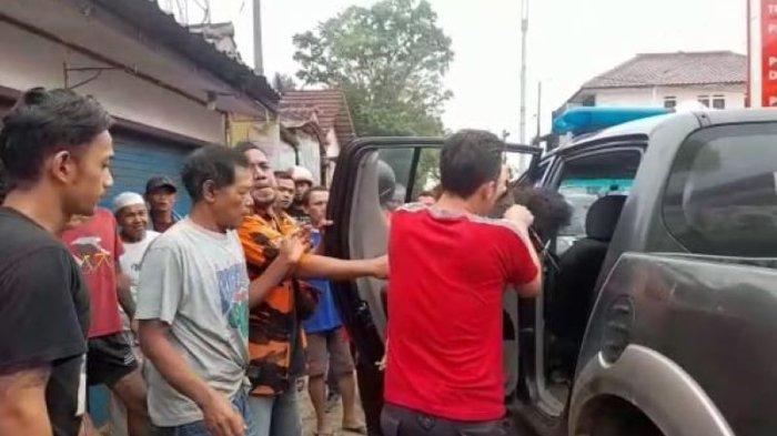 Penusuk Ketua RT di Sukabumi Nyaris Babakbelur Dihajar Massa, Tangan ...