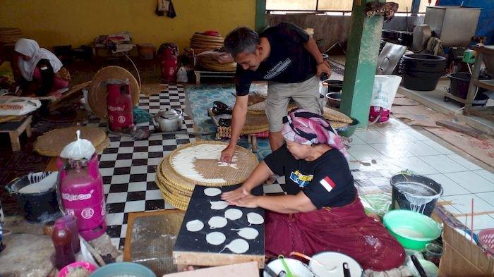 Pengusaha Sotong di Ciamis Bingung Karena Harga Tepung Aci Sekarang ...