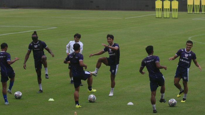 Persib Bandung Ditinggal Luis Milla Gara-gara Liga 1 Belum Jelas, Ini ... Persib Bandung Ditinggal Luis Milla Gara-gara Liga 1 Belum Jelas, Ini ...