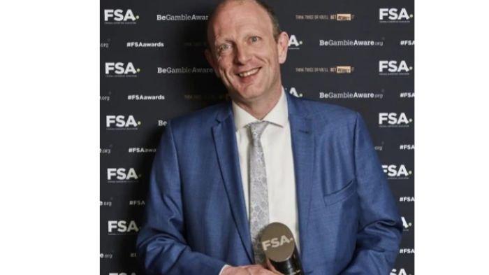 Sosok Peter Drury Komentator Piala Dunia 2022 Buat Suasana Laga ...