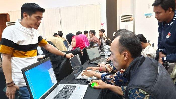 PPK dan PPS di Purwakarta Jalani Bimtek Penggunaan Aplikasi Sidalih dan e-Coklit untuk Pilkada ...