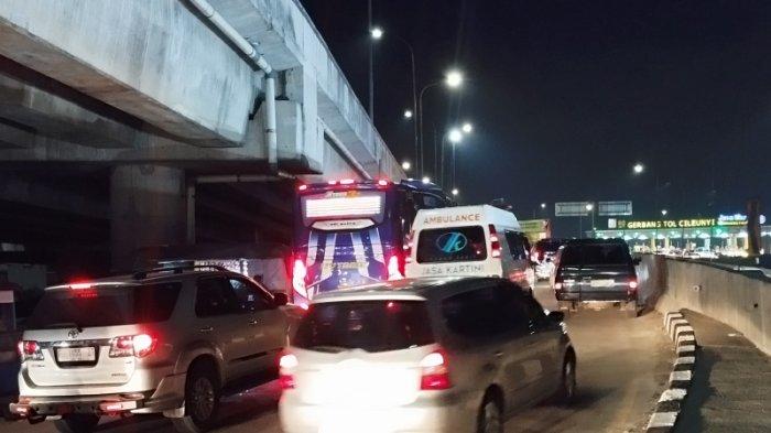 Arus Balik di Nagreg Kabupaten Bandung Masih Ramai, Tapi Turun 10 Ribu Kendaraan Dibanding ...