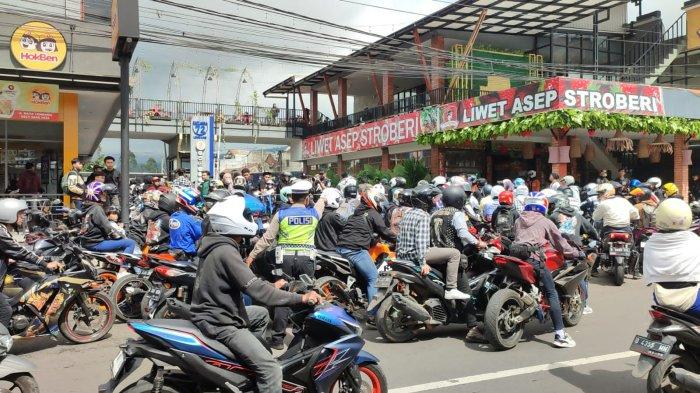 Bikin Macet di Lembang Bandung Barat, Acara Kumpul Klub Motor Tanpa ...
