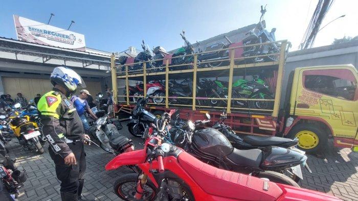 Pemotor Berknalpot Bising Masih Marak di Lembang, 137 Kendaraan Disita dan Diangkut Pakai Truk ...