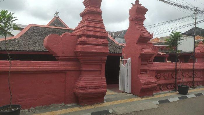 Menengok Masjid Merah Panjunan Cirebon, Cagar Budaya yang Jadi 'Pilihan ...