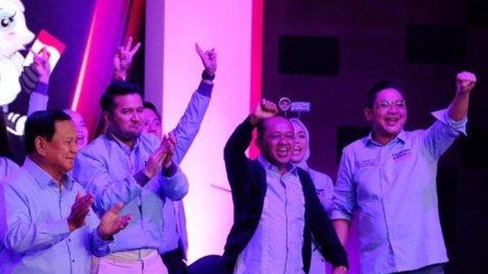 REAKSI Menteri Bahlil soal Aksi Tarik Jaket yang Dilakukan Prabowo ...