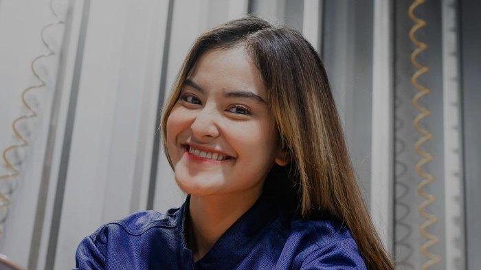 Kisah Perjalanan Putri Ziani Bermula dari Foto Model Brand Lokal Hingga ...