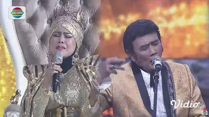 Rhoma Irama dan Elvy Sukaesih Rilis Lagu Baru "Cinta dalam Khayalan", Debut di Panggung D ...
