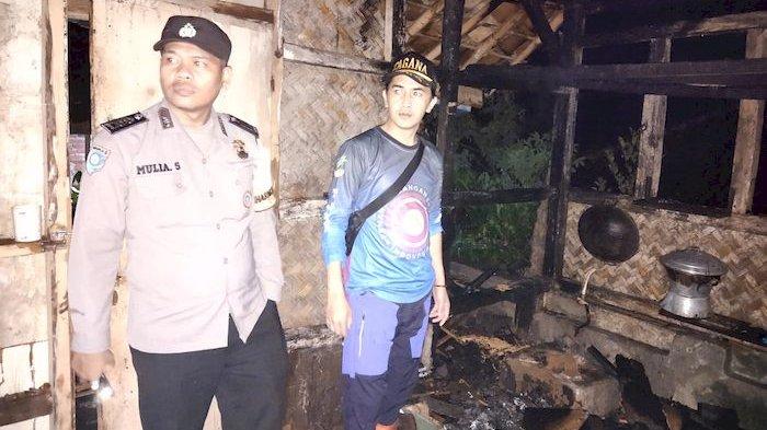 Seusai Berbuka Puasa, Rumah Entis Diamuk Si Jago Merah, Warga Gotong ...