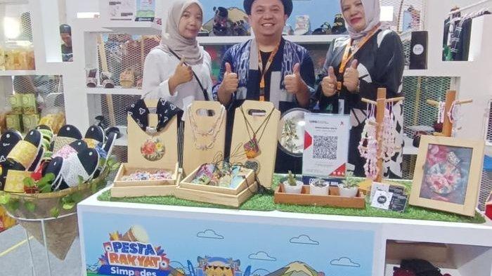 Hikmah Pameran, Brand Rumah Sandal Geulis Makin Terkenal, Pasar Makin ...