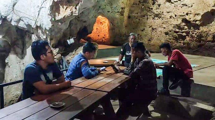 Unik, Rumah Makan Ini Dibangun Dalam Gua, Pengunjung Bisa Rasakan ...