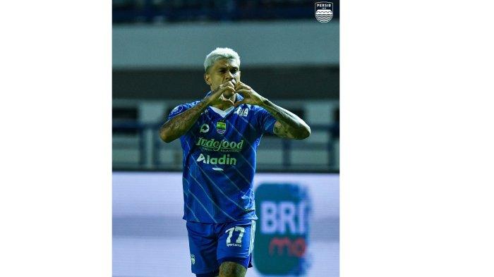 Ciro Alves Cetak GOOOL untuk Persib Bandung ke Gawang Madura United ...
