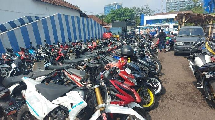 MERESAHKAN, Ribuan Motor Berknalpot Brong Diamankan Satlantas Polrestabes Bandung - Tribunjabar.id