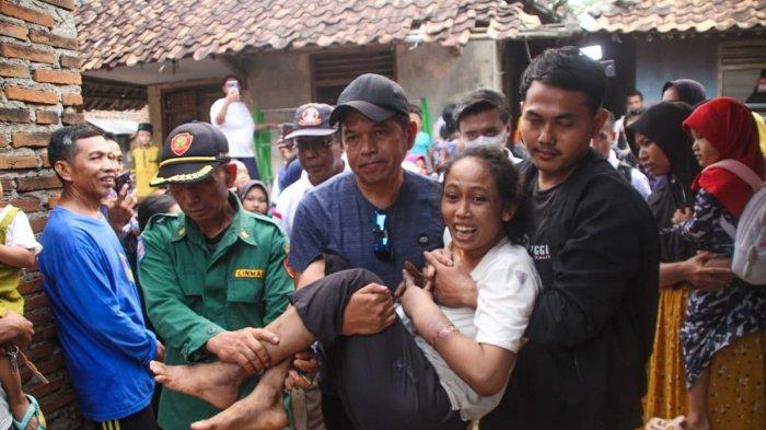 Dedi Mulyadi Bopong ODGJ di Dekat Rumah Dokter Wayan yang Dirantai dan ...