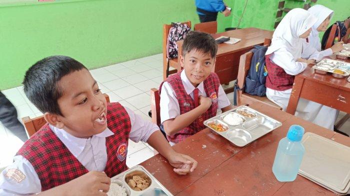 Pemkot Bandung Siapkan Rp 26 Miliar untuk Dukung Program Makan Bergizi ... Pemkot Bandung Siapkan Rp 26 Miliar untuk Dukung Program Makan Bergizi ...
