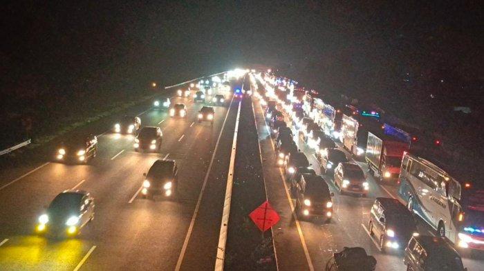 One Way Diberlakukan di Ruas Jalan Tol Cipali KM 72 Purwakarta hingga KM 414 GT Kalikangkung ...