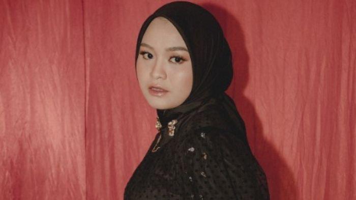 Sosok Salma Salsabil, Penyanyi Jebolan Indonesian Idol yang Borong 4 Piala AMI Awards 2024 ...
