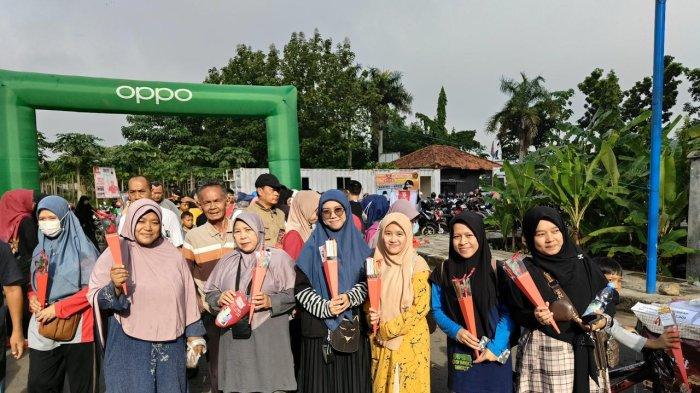 Spirit Tebarkan Pemilu Damai, 1000 Bunga Mawar Berlogo PSI Dibagikan di ...