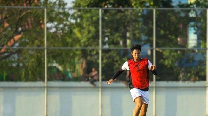 Arham Darmawan Bakal Jadi Sorotan pada Laga Persib Bandung vs PSM ...