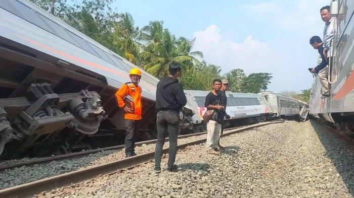 20 Orang Terluka Akibat Anjloknya Dua Kereta Api di Kulon Progo, Ada yang Alami Dislokasi Tulang ...