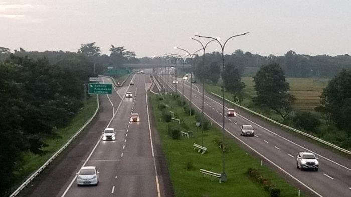 Petang Ini, Arus Mudik di Tol Cipali Terpantau Landai, Tapi Sistem One Way Masih Terus ...