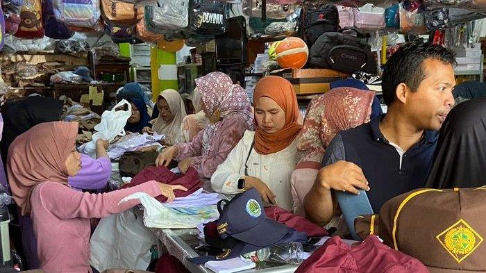 Toko Perlengkapan Sekolah di Cianjur Panen, Jumlah Penjualan Meningkat ...