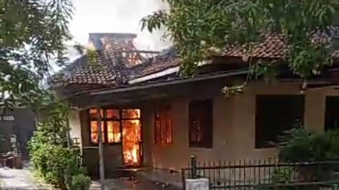 Diduga Korsleting Listrik, Rumah Sekmat Pusakanagara Ludes Terbakar, Kerugian Capai Setengah ...