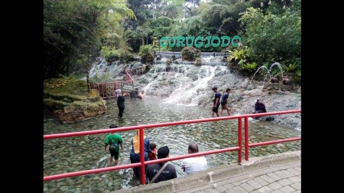 Libur Nataru, Asyiknya Berendam Air Hangat di Curug Jodo Subang, Konon Tempat Mandi Dayang Sumbi ...
