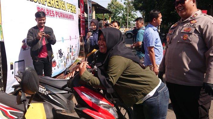 Senangnya Sulastri, Motor yang 2 Tahun Hilang Dimaling di Purwakarta Kini Kembali, Bisa Ngojek ...