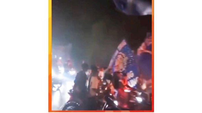 Viral Konvoi Fan Persib di Cirebon Timur, Perayaan Juara dengan Aksi ...