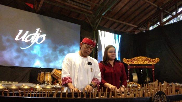 Sukses Kembangkan Saung Angklung Udjo, Kini Taufik Hidayat Udjo Jadi ...