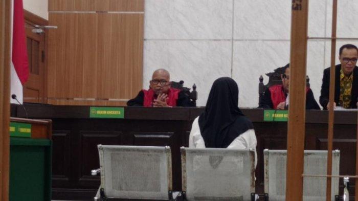 Elis Lisnawati Terdakwa Kasus Penipuan Divonis 2,5 Tahun Penjara, Home Credit Merugi Rp 348 Juta ...