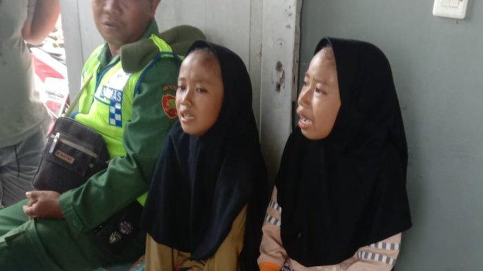 2 Bocah Asal Garut Menangis Terpisah dari Orang Tua di Batu Hiu ...